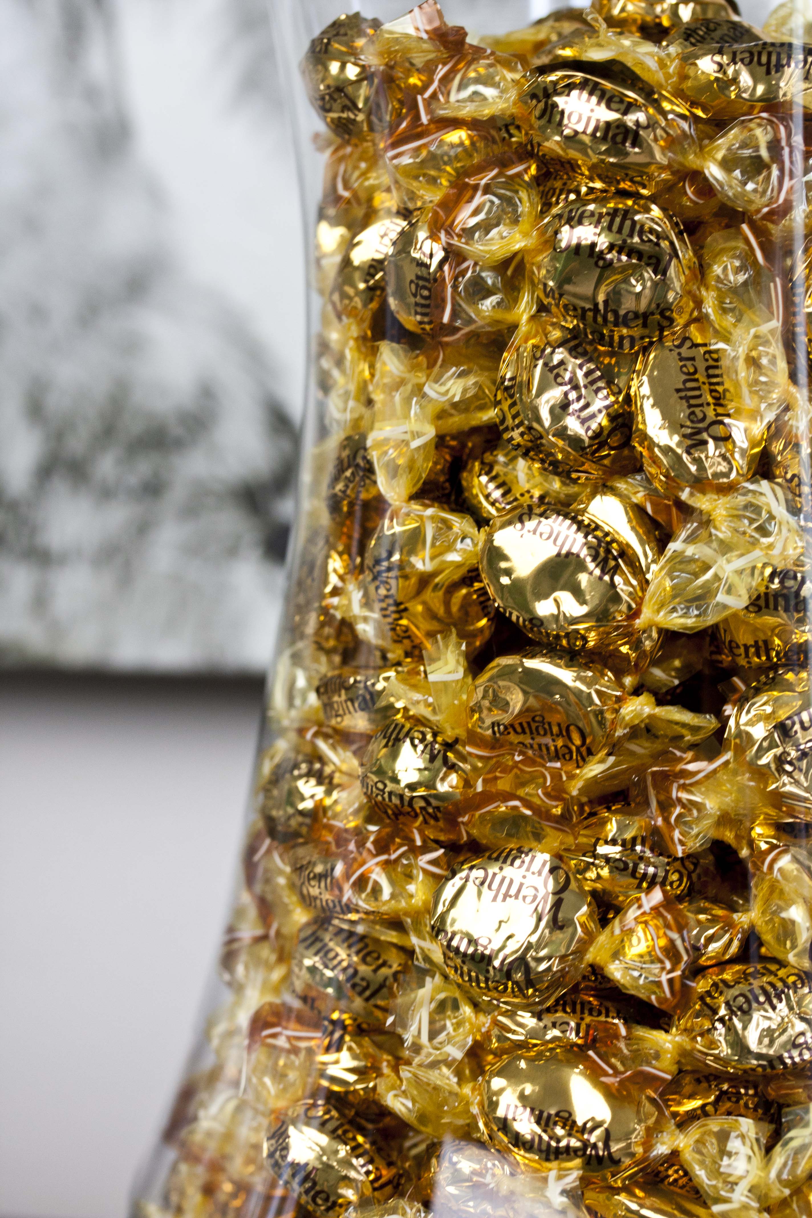WHITE AND GOLD CANDY BAR - JMS ENTERTAINING
